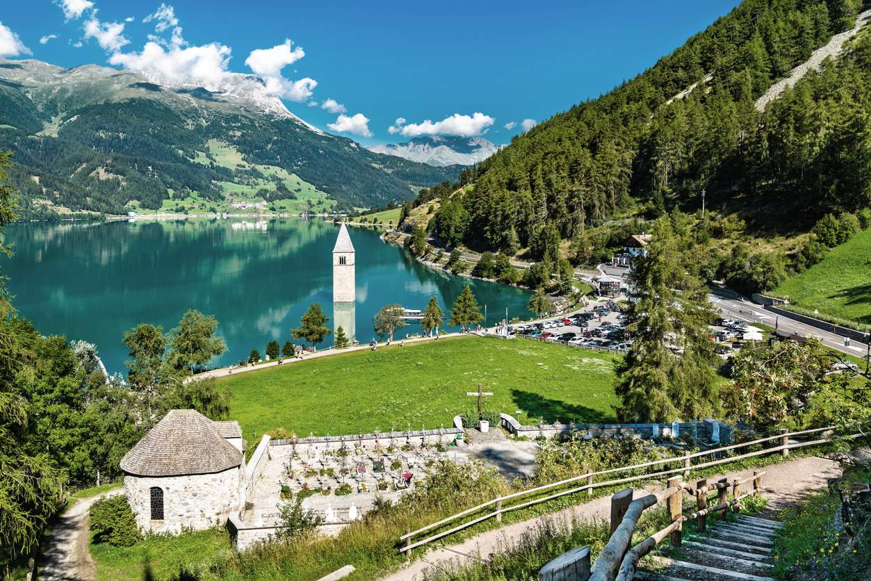 La ciudad italiana de Curon emerge de las aguas 70 años después