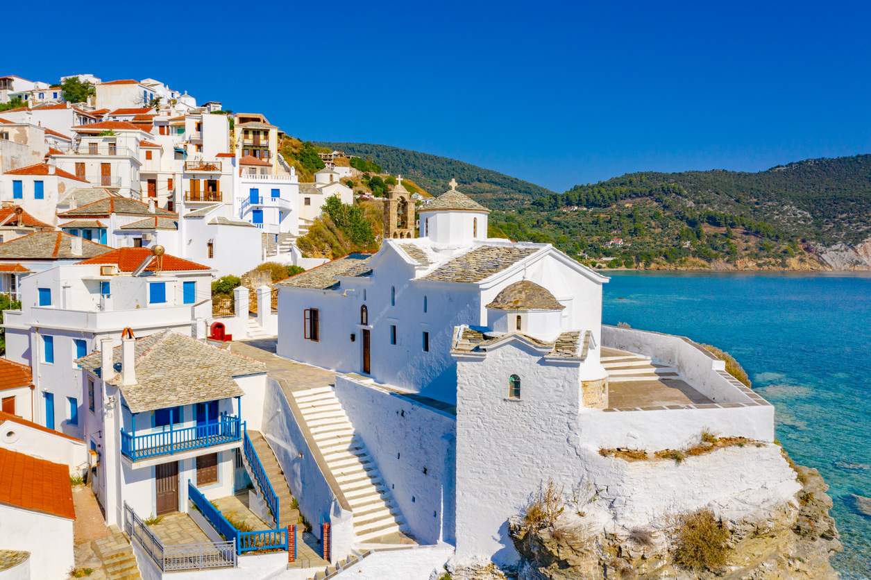El pintoresco pueblo de Mamma Mia está en esta isla del Egeo