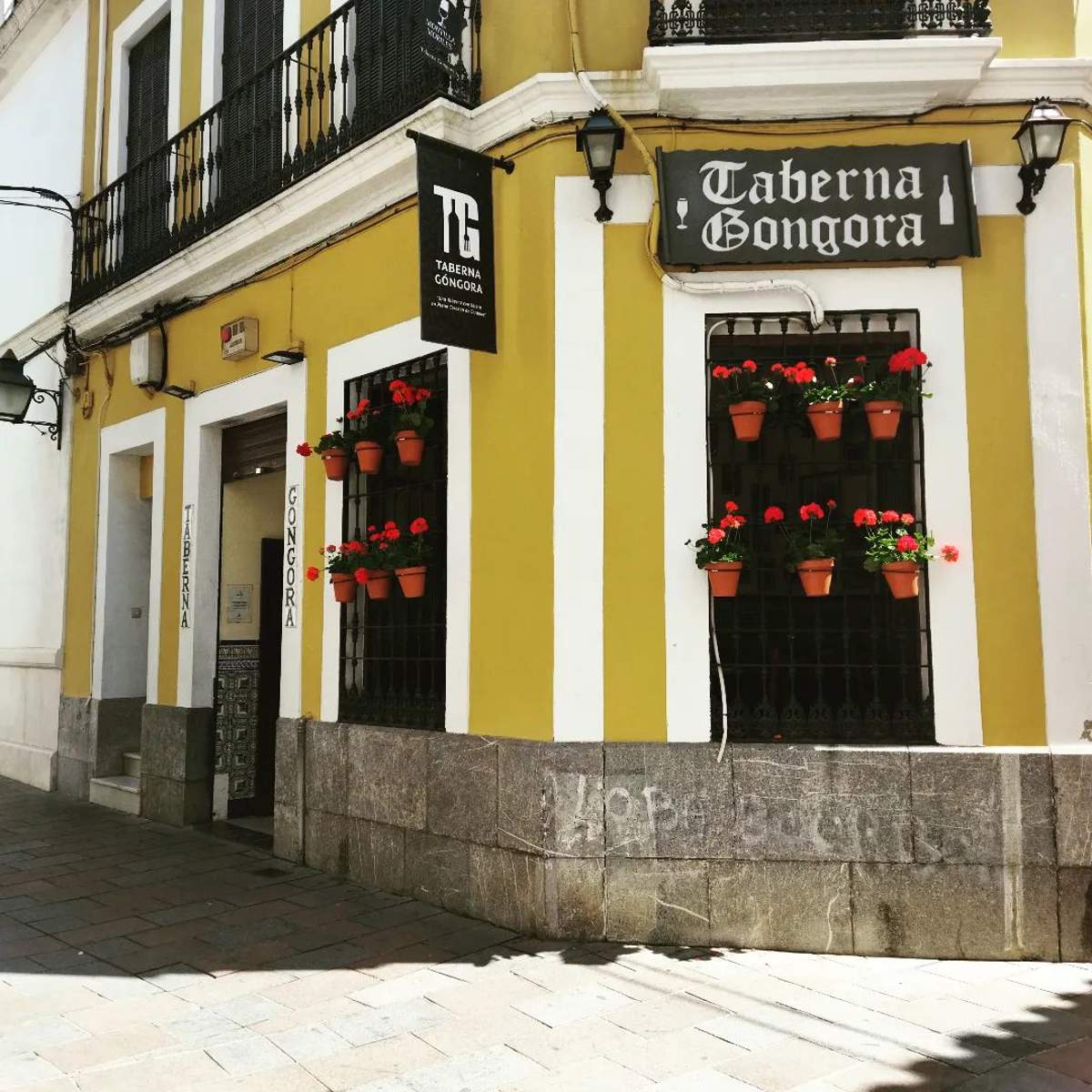 Tabernas tradicionales: la ruta que preserva la gastronomía de Córdoba