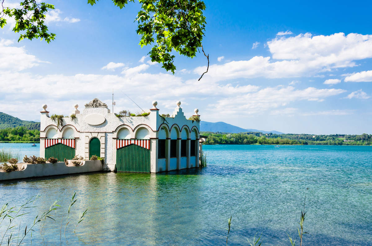 Lago de Banyonles, el estanque kárstico más grande de España