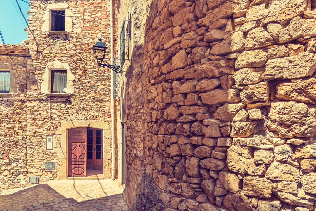 Begur, el pueblo medieval con las mejores calas de la Costa Brava