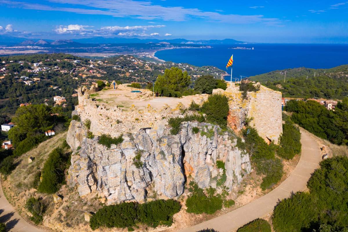 Begur, el pueblo medieval con las mejores calas de la Costa Brava