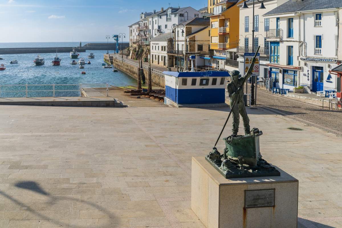 La piscina natural de Tapia de Casariego: de cetárea a paraíso estival