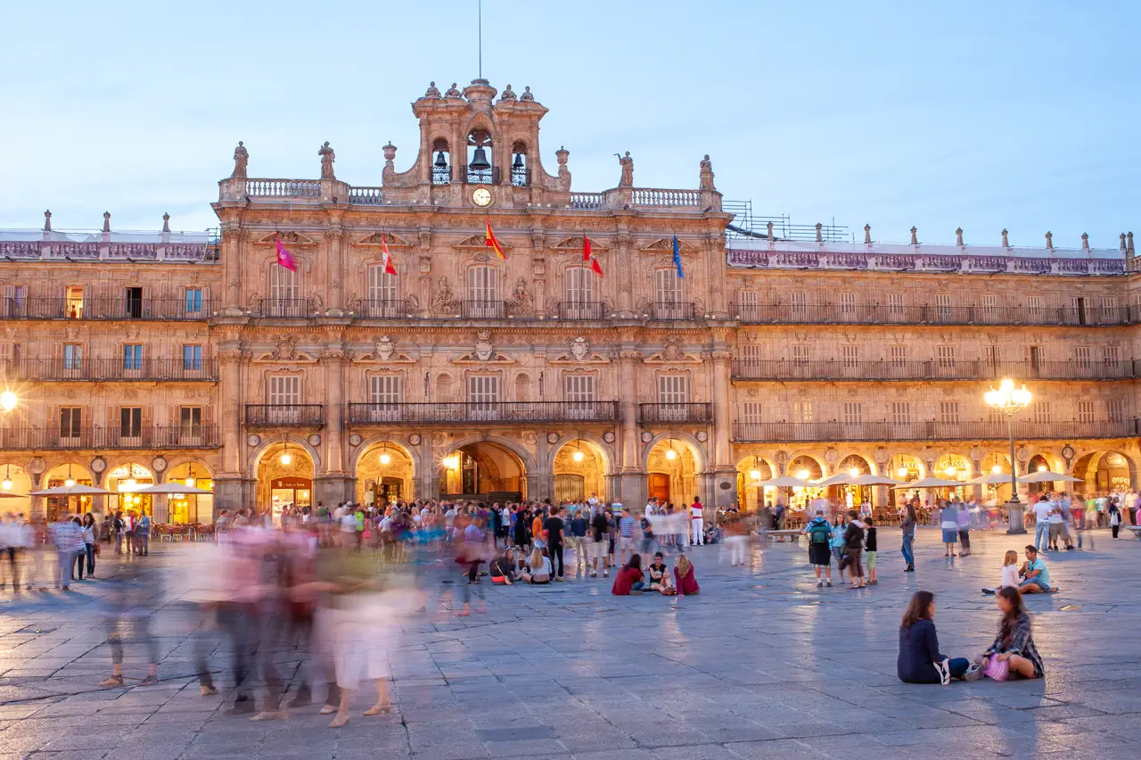 Qué ver en Salamanca, la ciudad de la rana, el astronauta y los ...