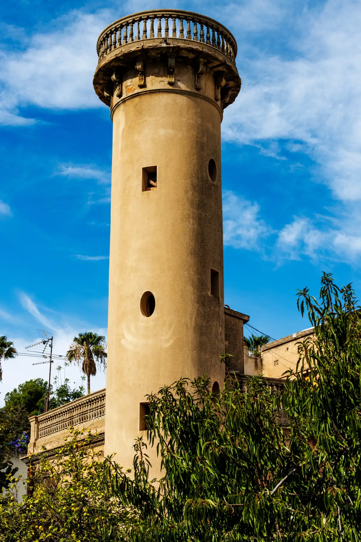 La Clota, el barrio más pequeño de Barcelona donde hay un Guernica ...