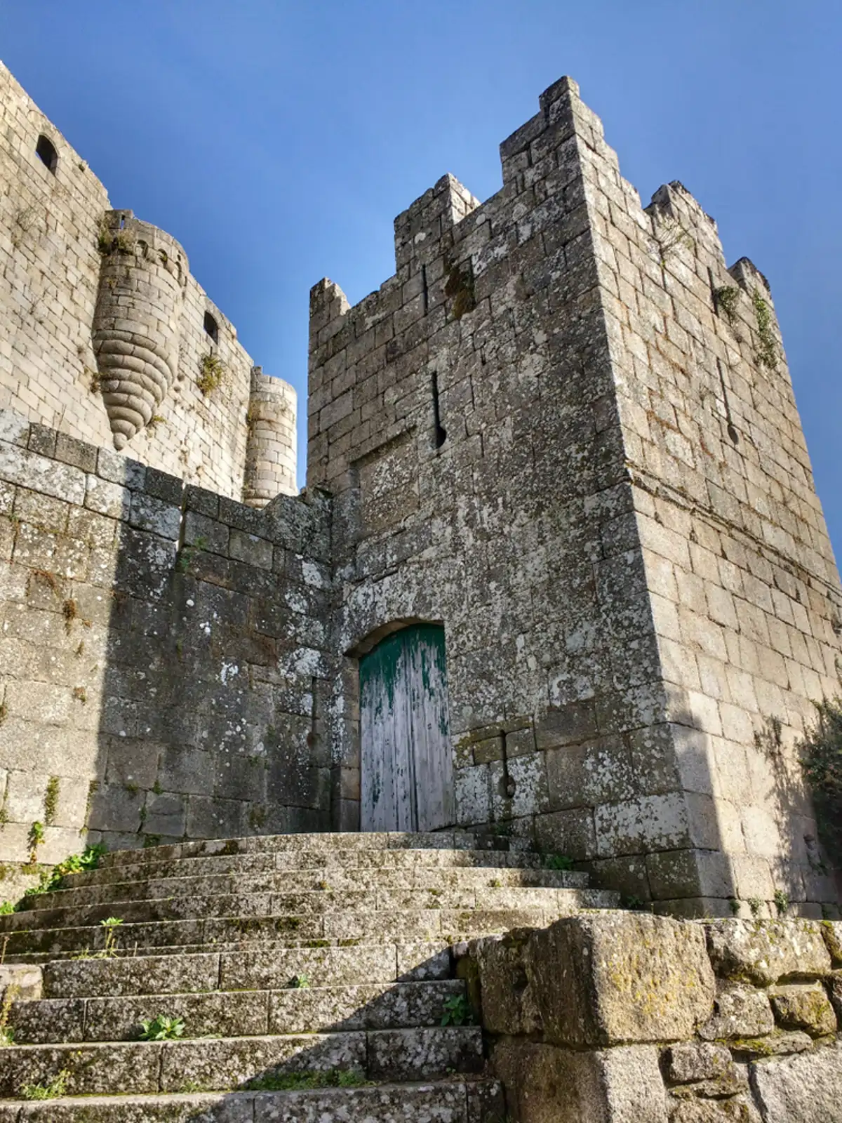 Castro Caldelas, el pueblo de la Ribeira Sacra con un castillo que es ...