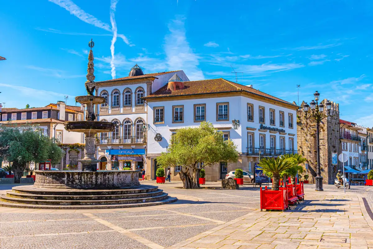 El puente romano que cruza el «río del inframundo»