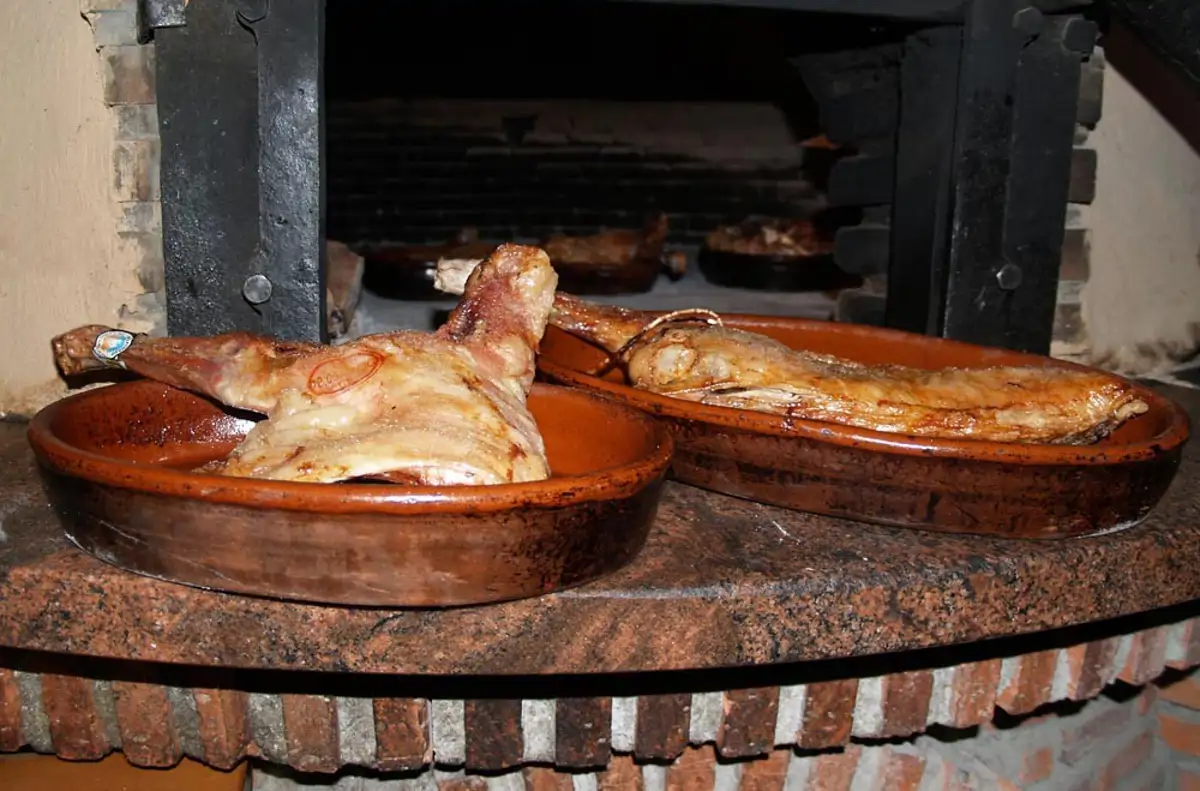 Desde Burgos a Segovia: los mejores lechazos y cochinillos de Castilla ...