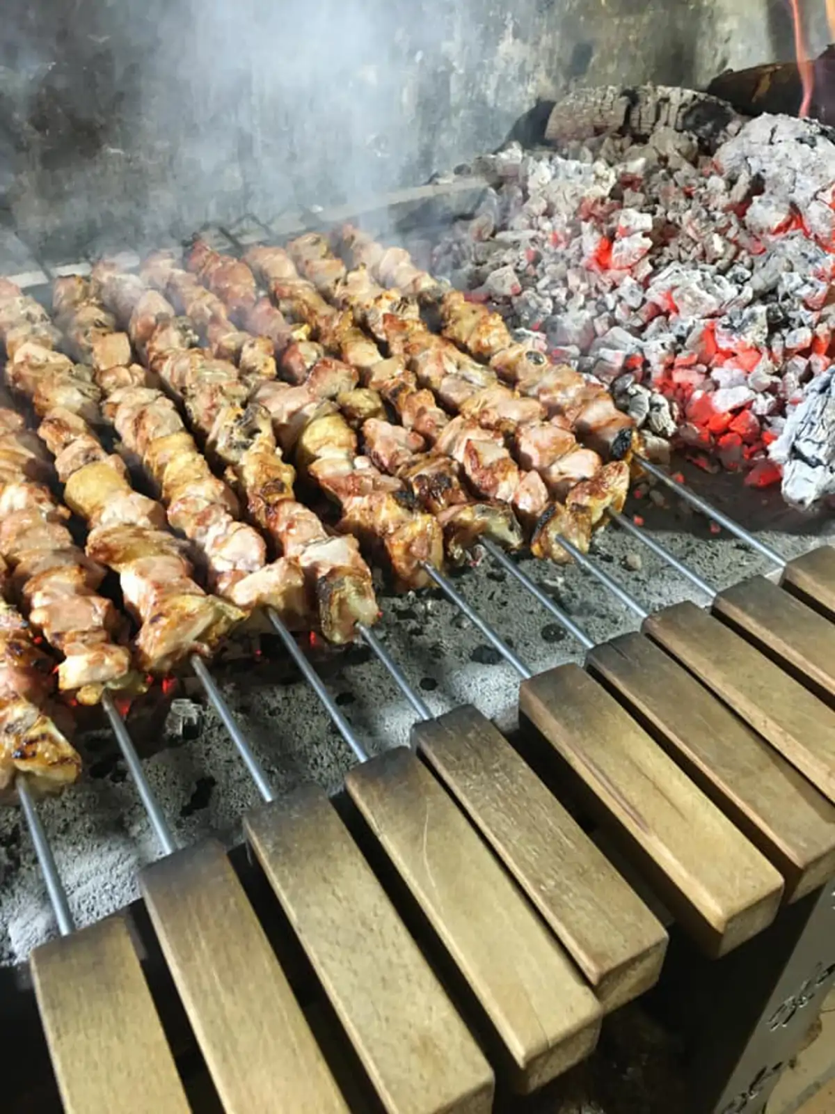 Desde Burgos a Segovia: los mejores lechazos y cochinillos de Castilla ...