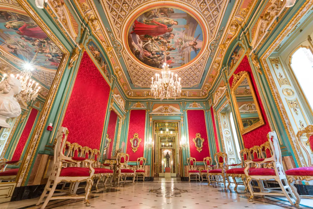 El Versalles de València: esto es lo que esconde el gran palacio ...