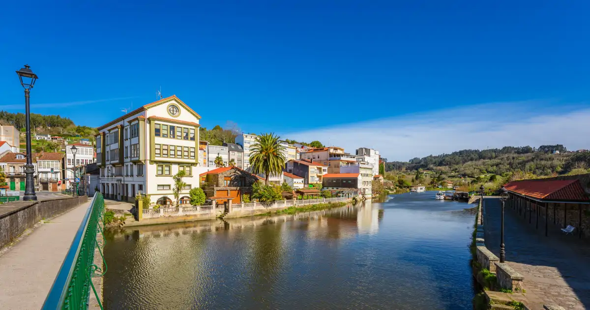 Betanzos, el pueblo de Galicia considerado la "capital del gótico ...