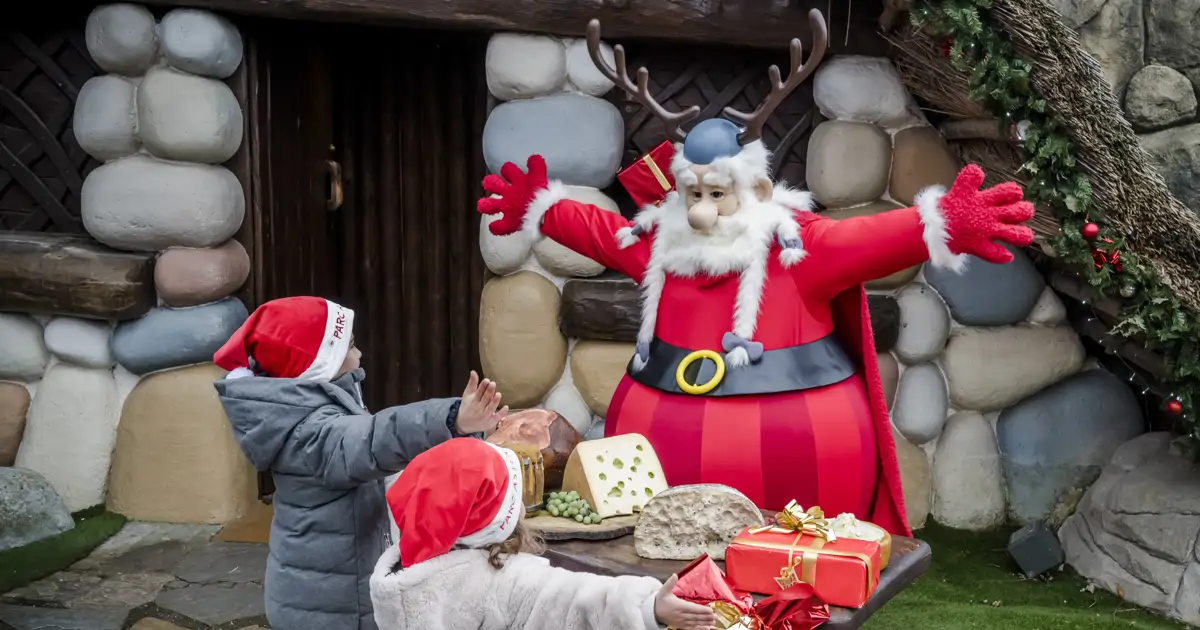 El parque de Francia que celebra la Navidad con los galos más famosos ...