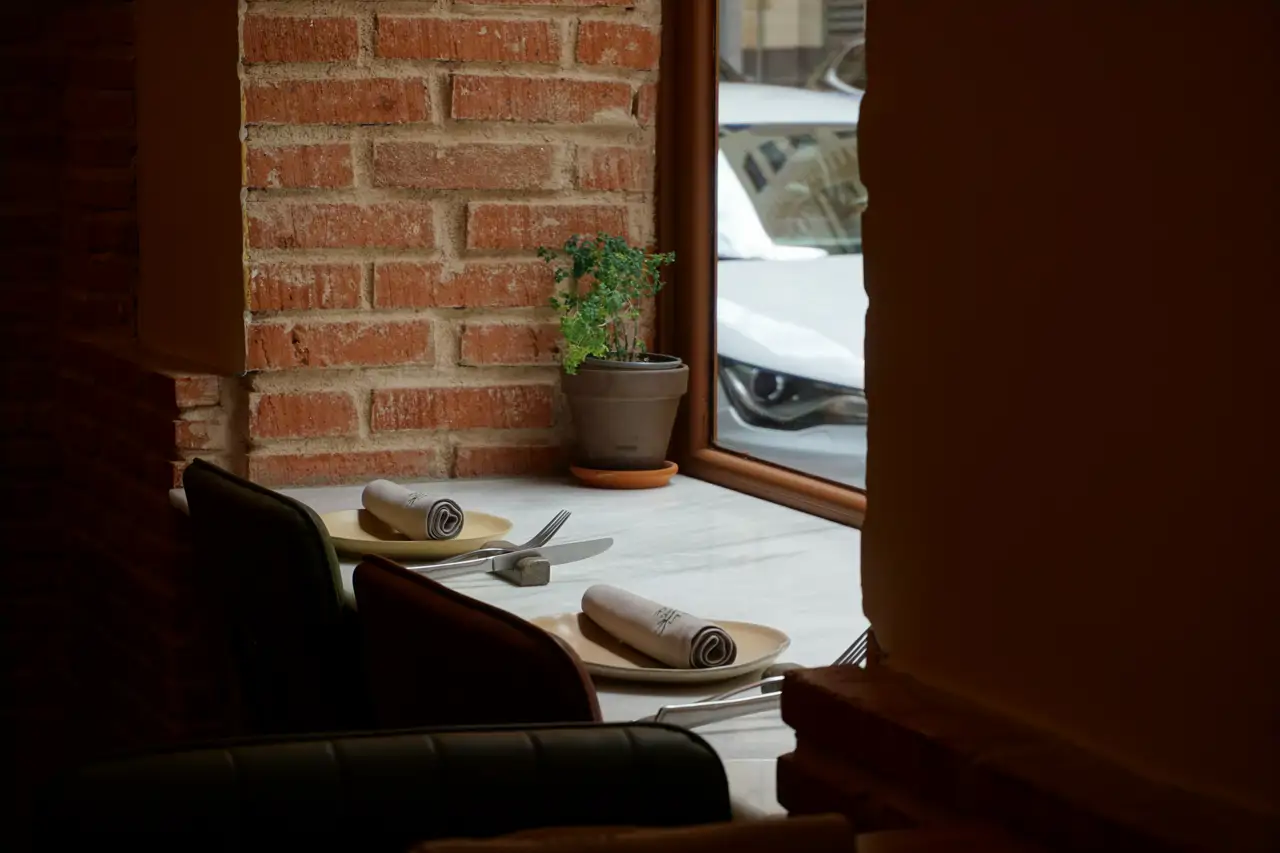 Pacto Raíz, el restaurante de Madrid que fusiona Perú, México y España ...