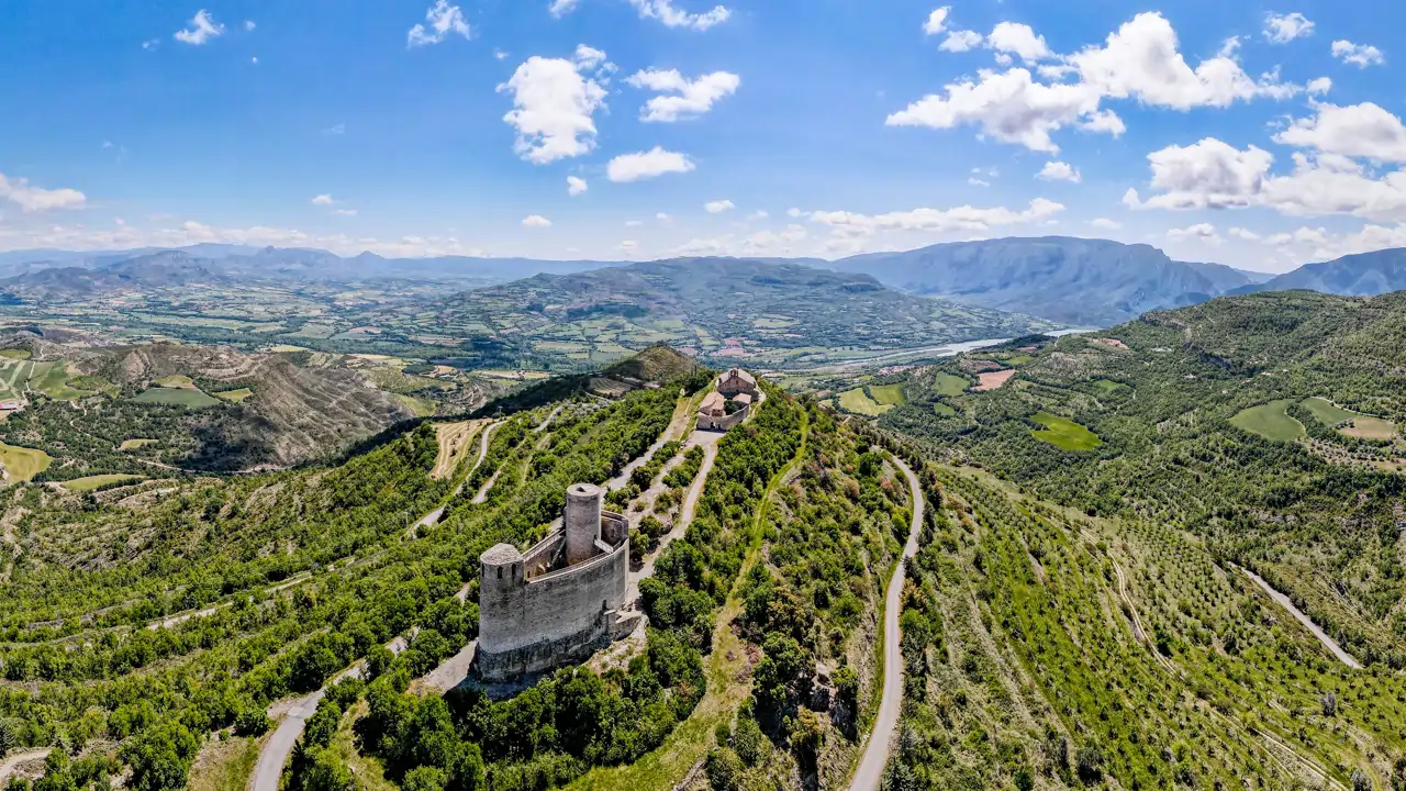 La ciudad de Cataluña con un conjunto religioso de 2.500 años y que es ...