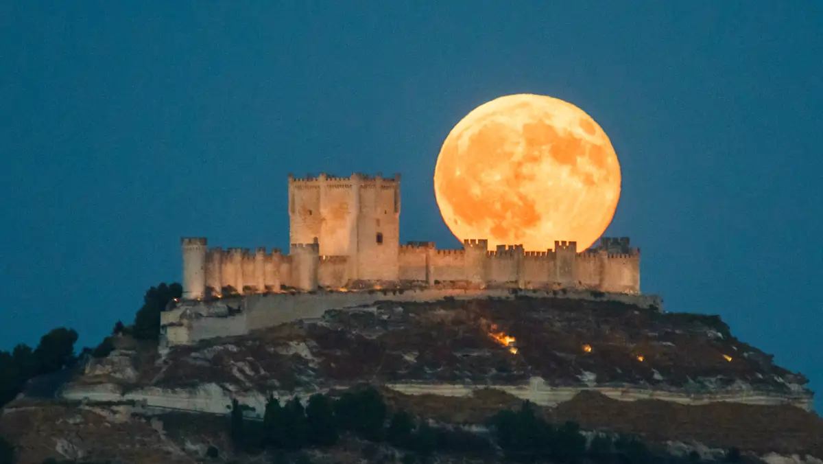 Dónde y cómo ver la luna llena más bonita del invierno