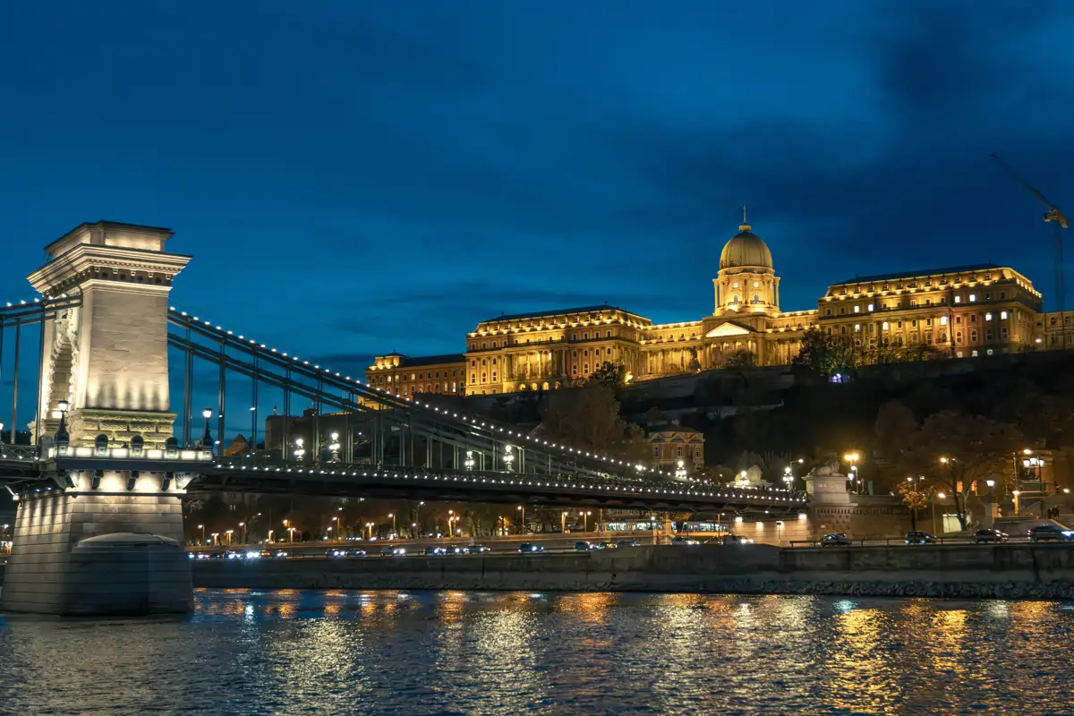 Budapest, la ciudad de alma imperial coronada por el Danubio