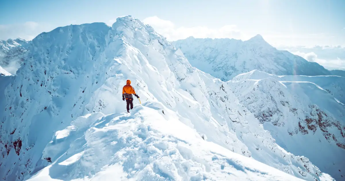 Récord histórico en el Everest: 274 personas en la cima y muchas ...