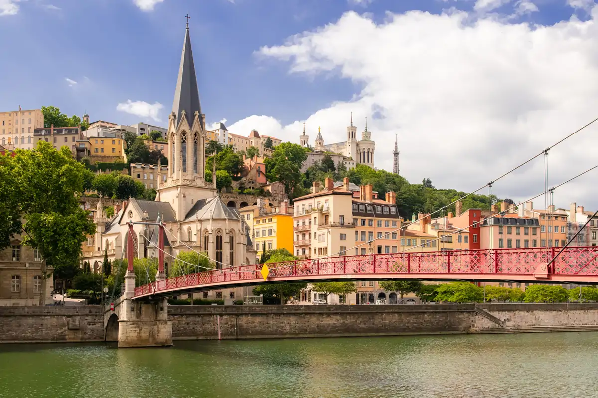 La ciudad de Francia llena de pasajes secretos que se convirtió en una ...